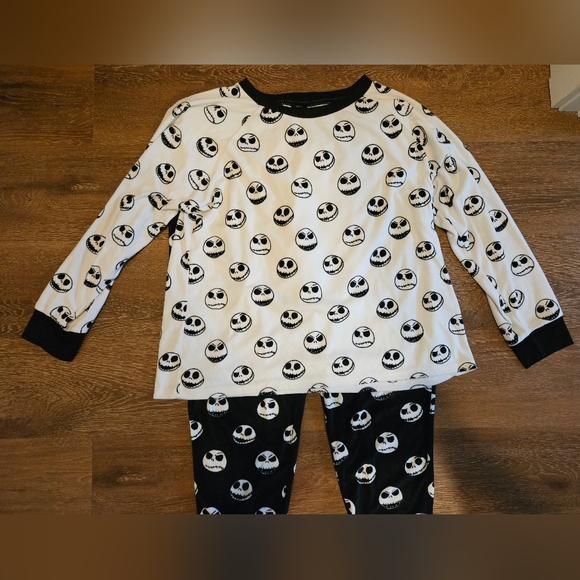 Disney | Pajamas | Disney Black And White Ghost Pattern Pajama Set ...